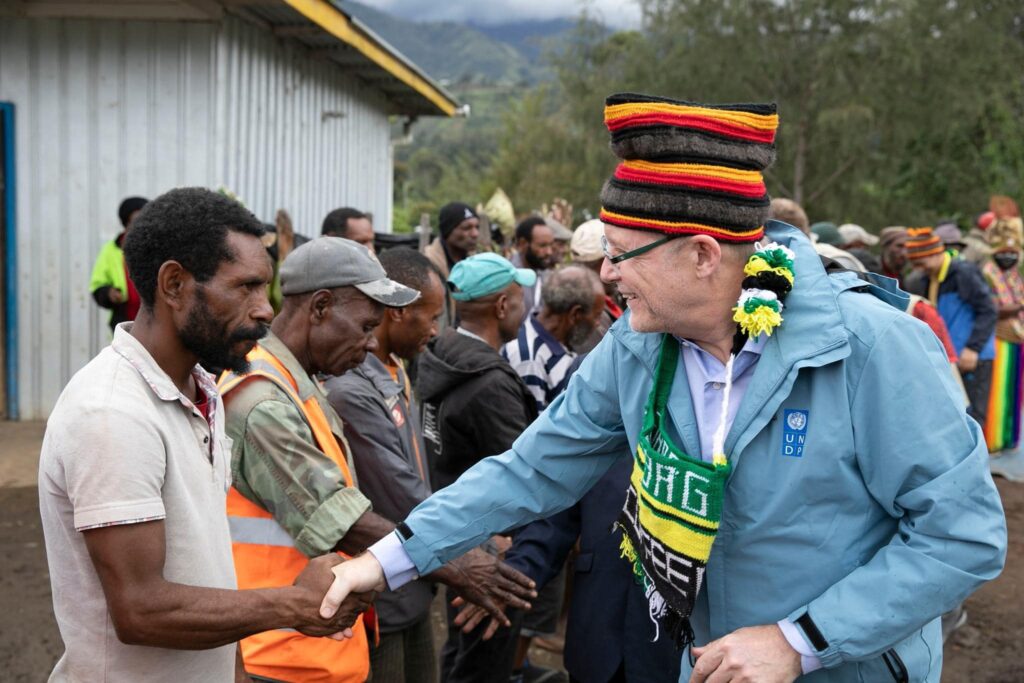 UNDP Resident Representative, Mr. Nicholas Booth’s, mission to Enga ...