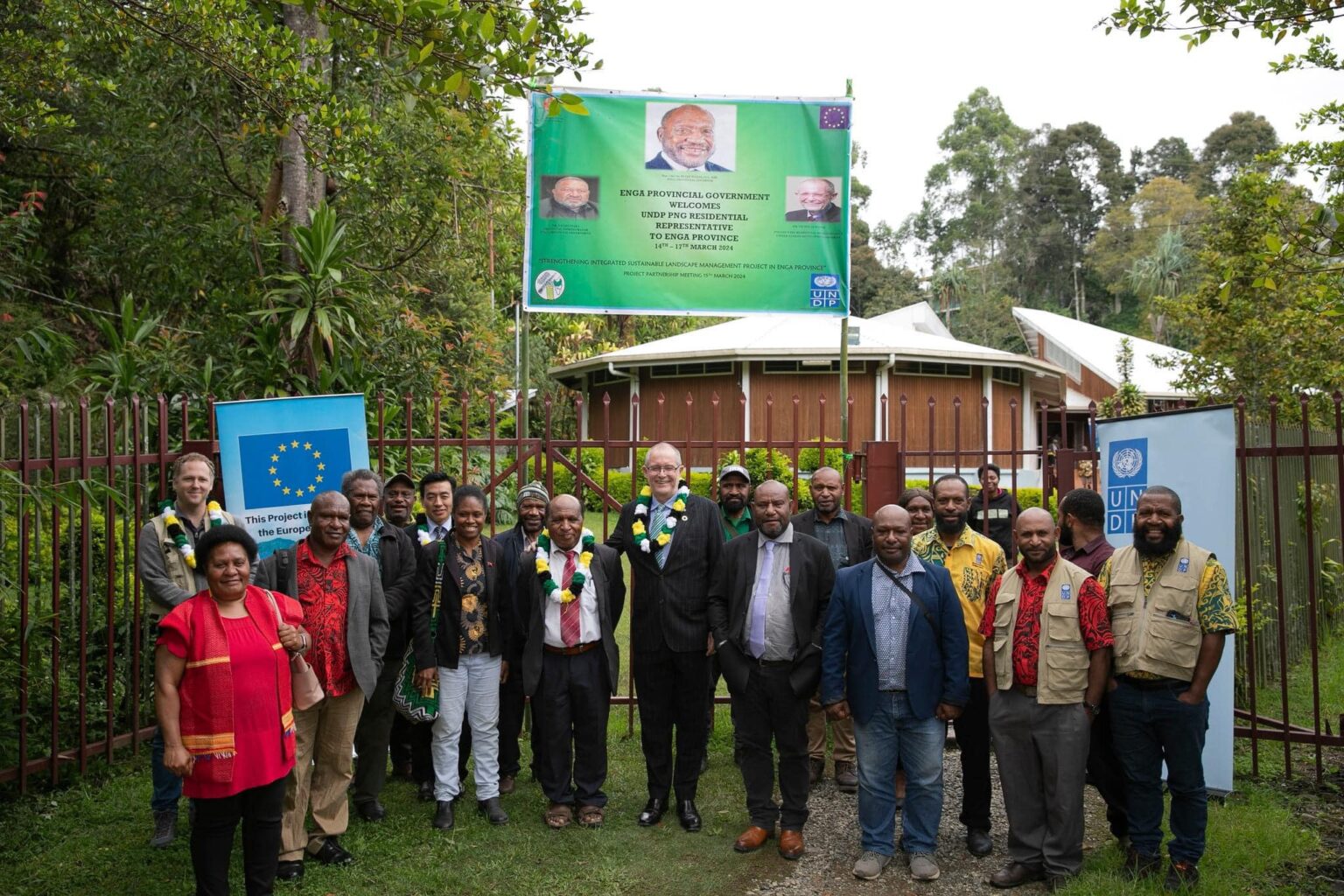 UNDP Resident Representative, Mr. Nicholas Booth’s, mission to Enga ...