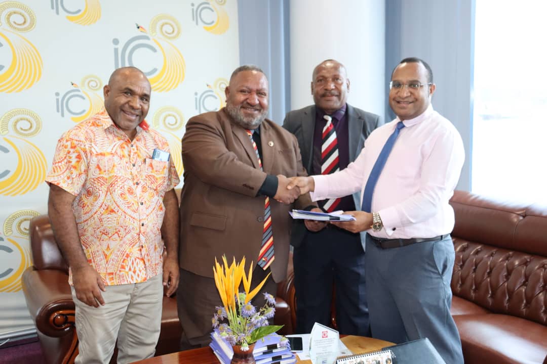 Enga Provincial Government Presents K11.7 Million Cheque Payments to ...